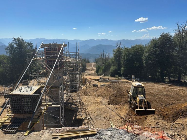 Chapelco acelera obras clave para el invierno 2026: nueva telecabina ...